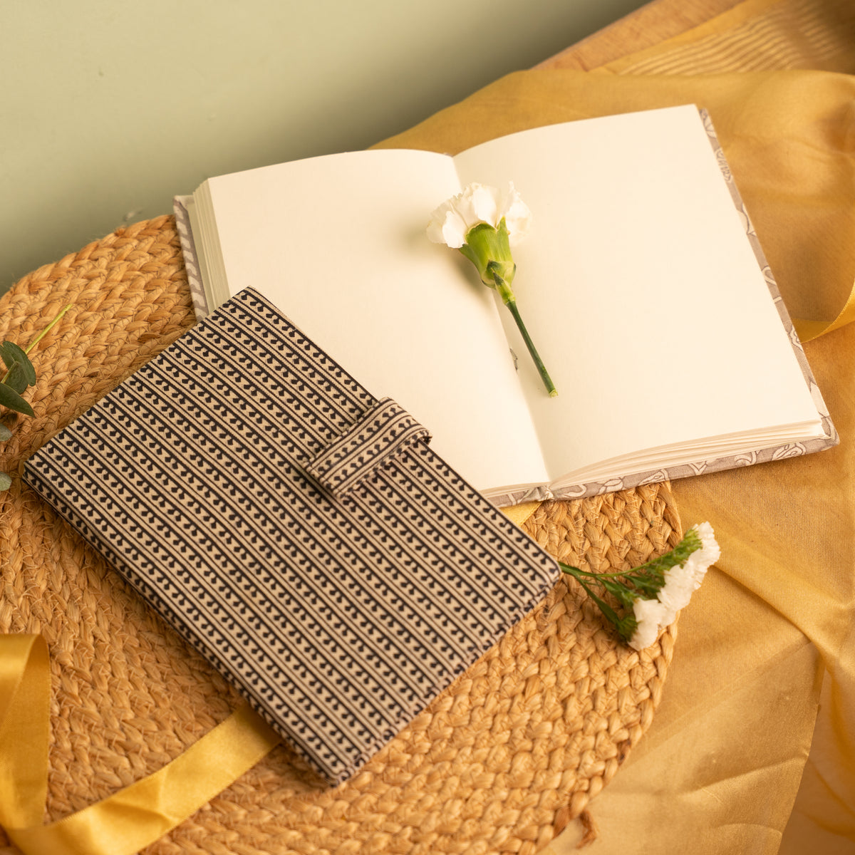 Thought Keeper Diary – Shades of Spring