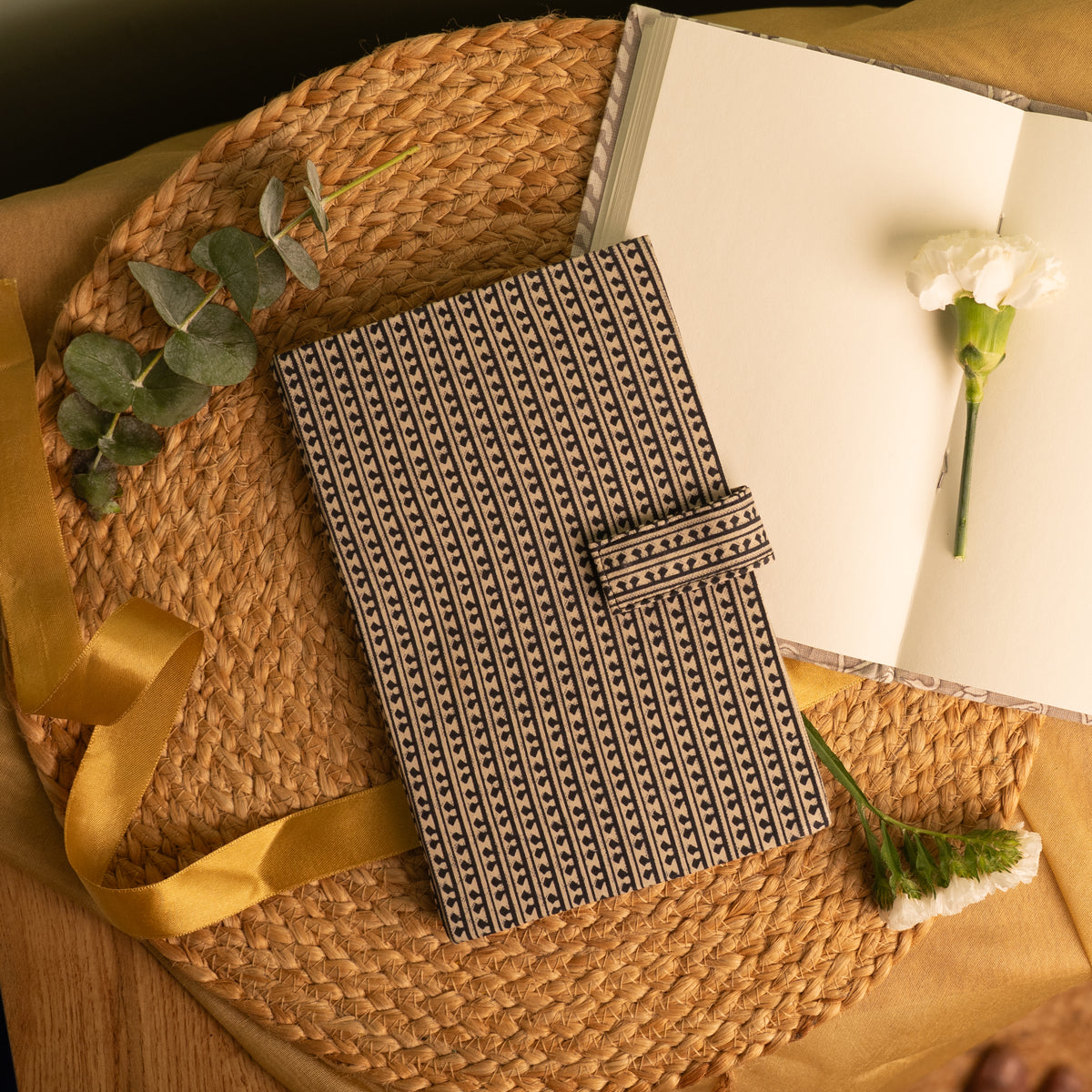 Thought Keeper Diary – Shades of Spring